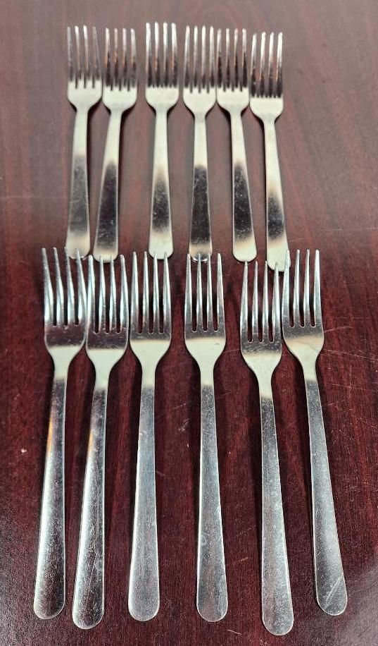 (42) BAKER & CHEF 7" DINNER FORKS MD# 732 (SAMPLE PICTURE)
