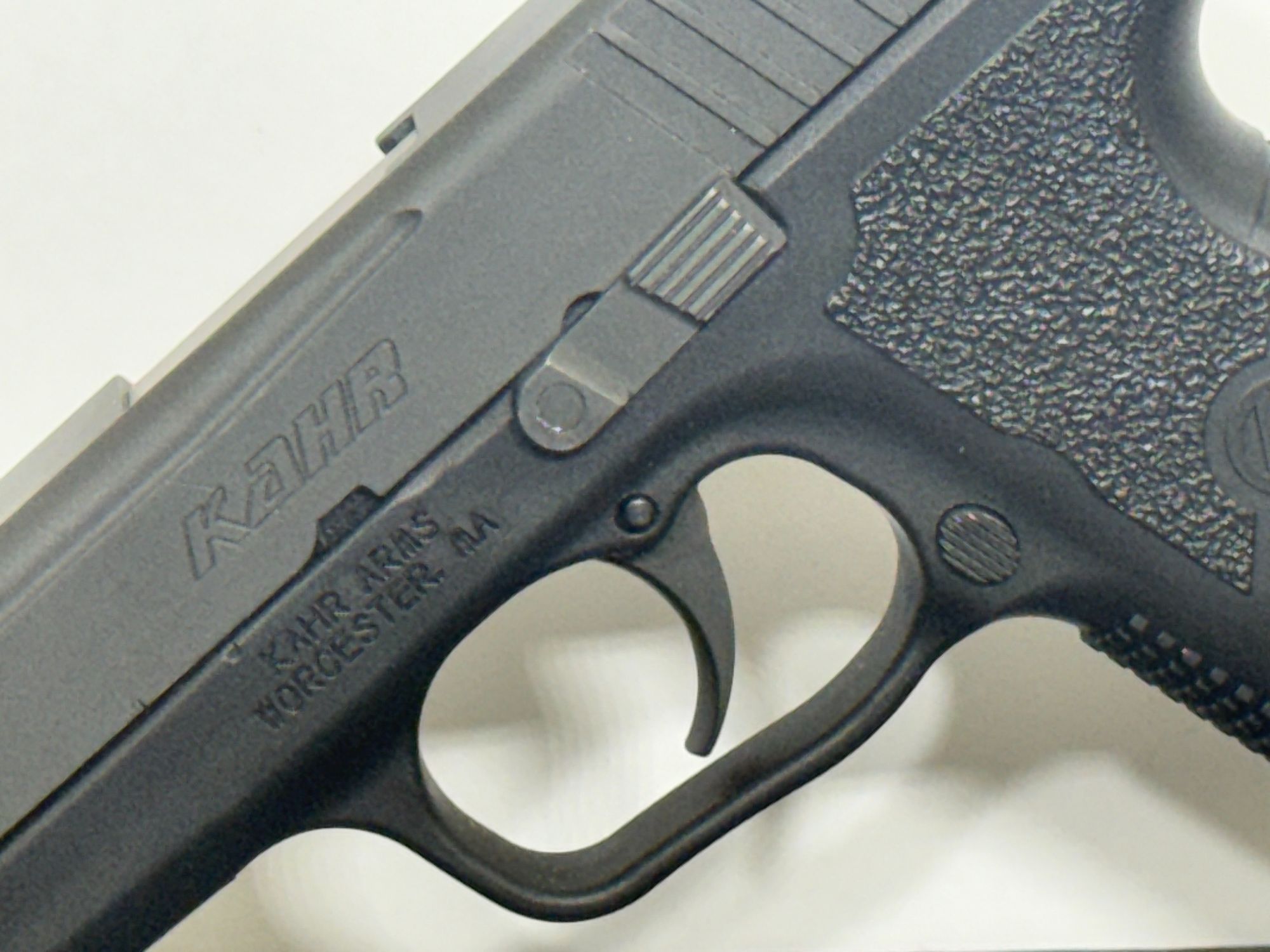 KAHR 9mm P9 SN:EA5753