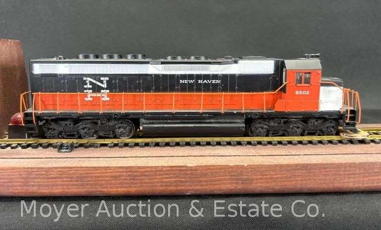 New Haven HO Scale Diesel Locomotive, with Display - Moyer Auction ...