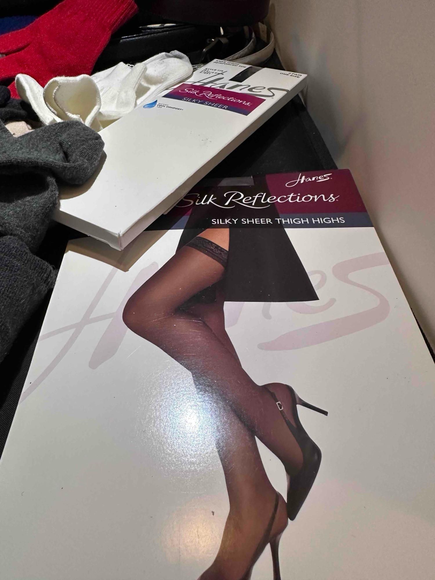 Ladies Gloves, Belts, Socks, Hose