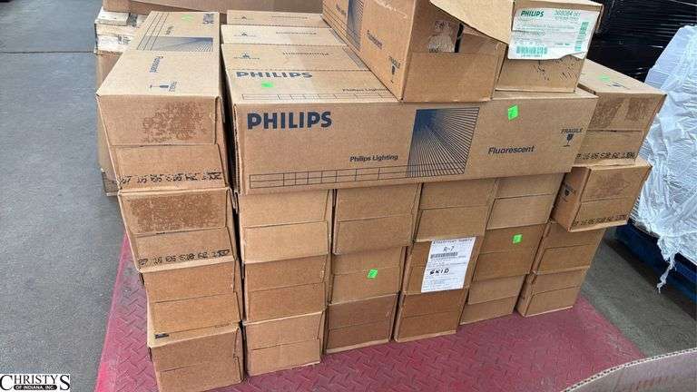 23 boxes of Phillips Fluorescent Lighting 17w 23.5" Long - Christys