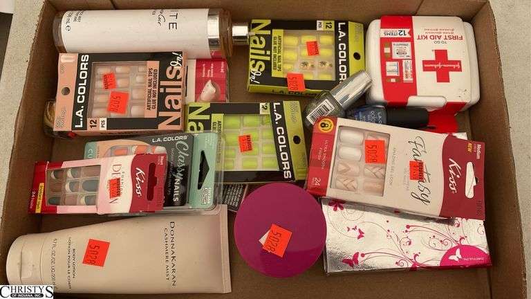 Glue on Nails, First Aid Kit - Christys