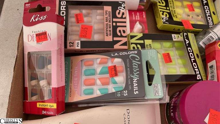 Glue on Nails, First Aid Kit - Christys