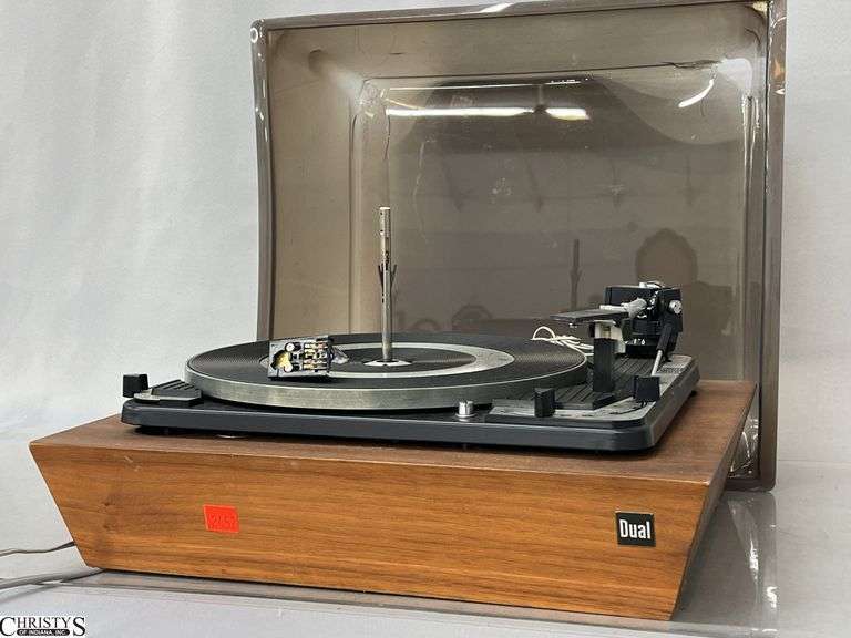 Dual Turntable - Christys