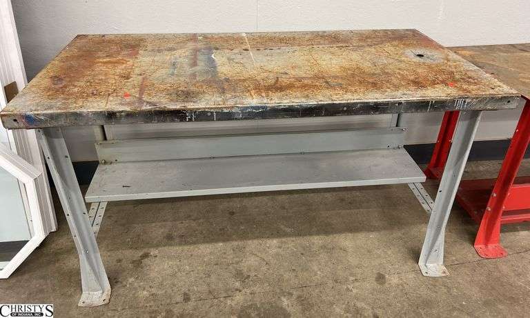 Metal Work Bench 60x30x33 - Christys