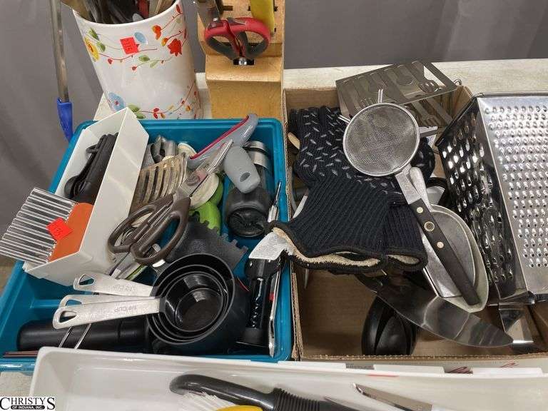 Kitchen Utensils, Knife Block, Oneida Stainless Measuring Cups, Grater ...