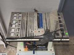 Delta 10" Bench Saw Model TS200LS - Christys