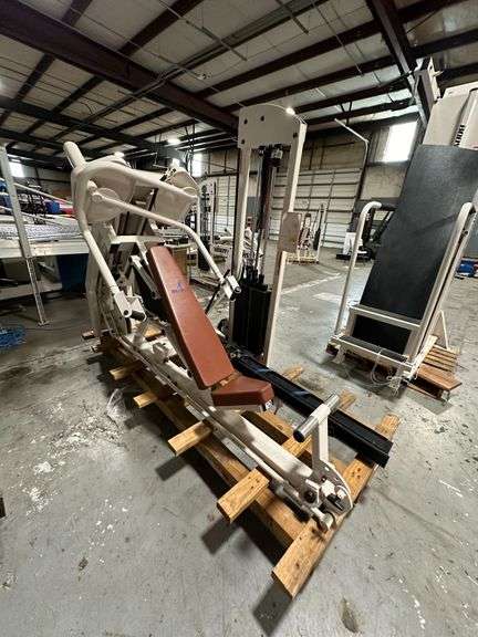 Body Master CX 262A Chest Press - Iron Horse Auction Company