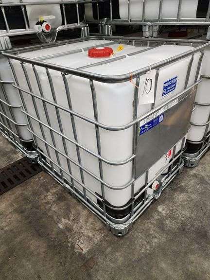 Schuetz 275 Gallon Plastic Stackable IBC Tote Tanks - Iron Horse ...