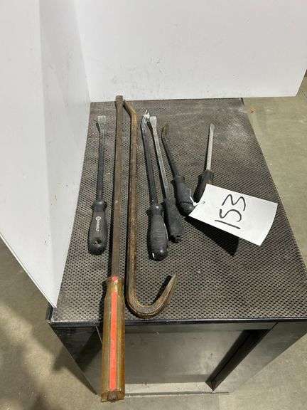 Grouping of Pry Bars - Iron Horse Auction Company