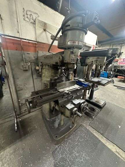 Cincinnati Vertical Milling Machine - Iron Horse Auction Company