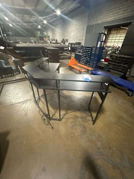 V Shaped Desk - Iron Horse Auction Company