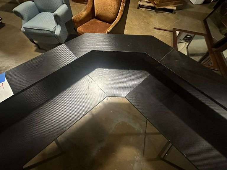 V Shaped Desk - Iron Horse Auction Company