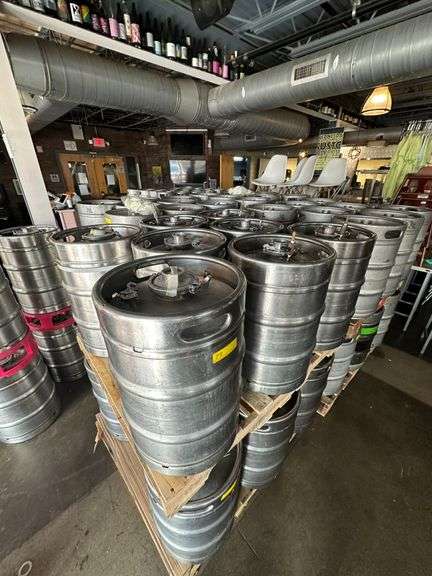 (8x) Brinks Half Barrel Kegs - Iron Horse Auction Company