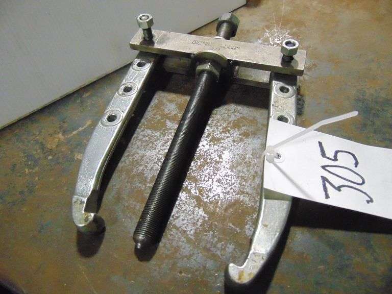 Bearing Puller - Iron Horse Auction Company