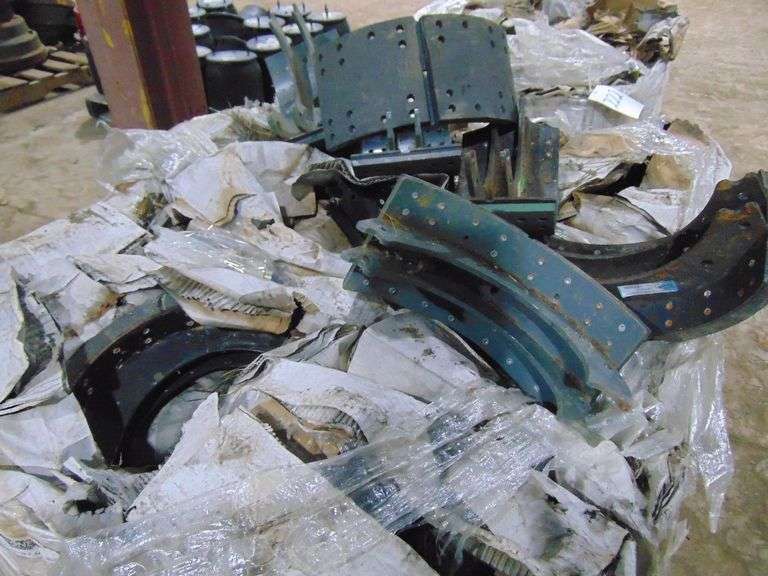 Pallet of Stone Brake Shoes STPS23 4709 E N/S Kit - Iron Horse Auction ...