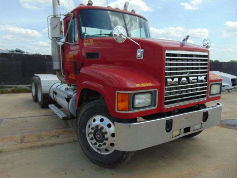 1999 Mack Model CH613 Day Cab Road Tractor; VIN: 1M1AA18Y7XW108169, Has ...