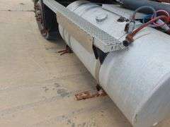 2000 Mack Model CH613 Day Cab Road Tractor; VIN: 1M1AA18Y0YW122433, Has ...