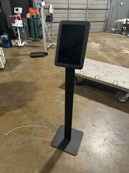 Check In Stand and Pad - Iron Horse Auction Company