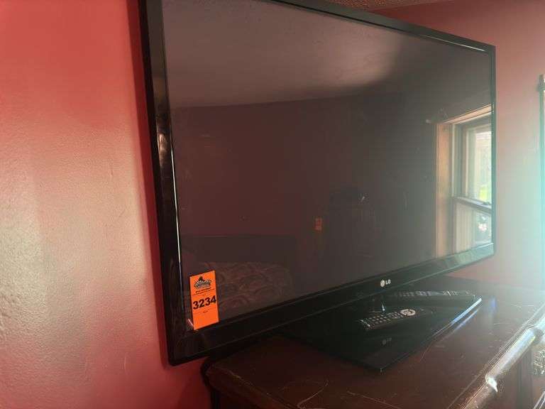 LG Flat screen 50 plus or minus - Triple States Family Auctions