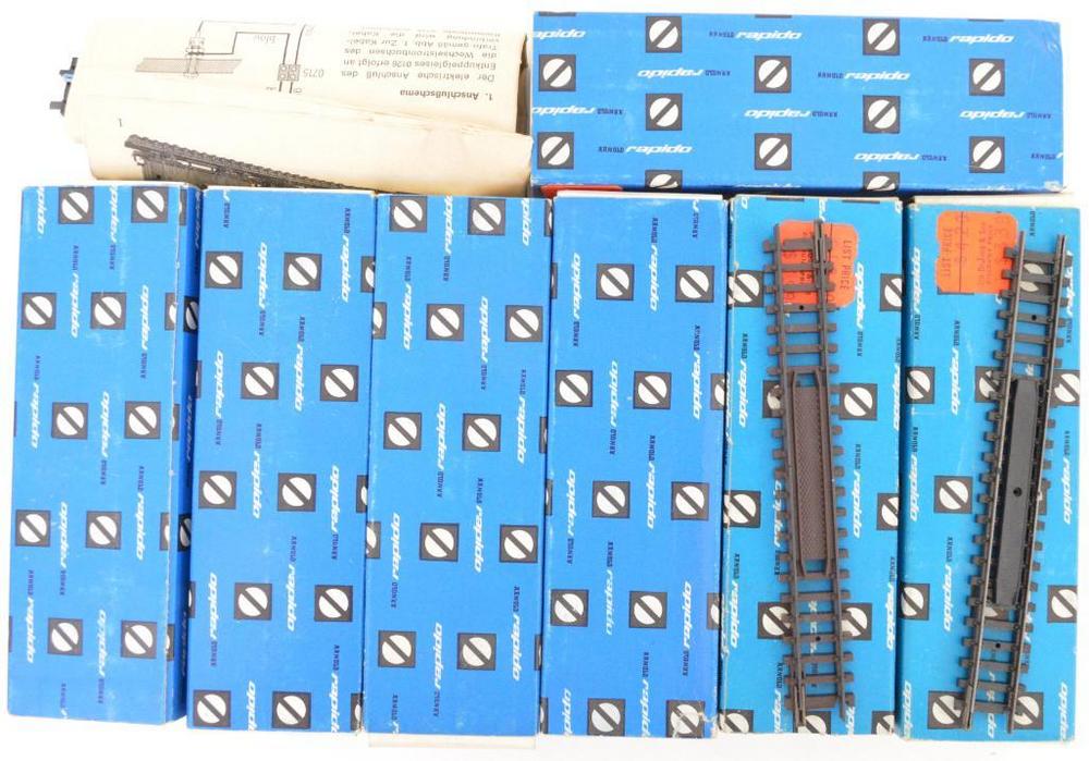Arnold Rapido N Scale 0126 Switch Track & 4 3/8" circuit breaker tracks ...